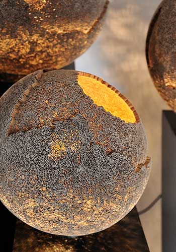 Marie-Anne Thieffry - Dentellière sur carton - Fondation Rémy Cointreau